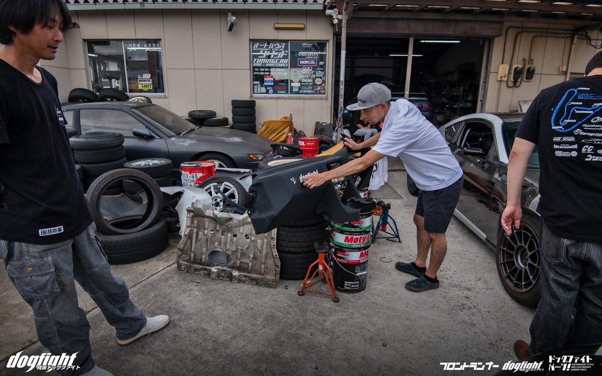 Locale: Auto House Solid Shop Visit – Tuning Car Variety